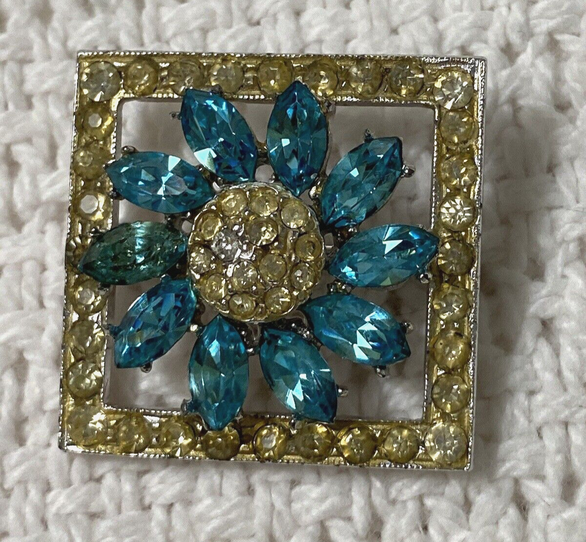 Gorgeous Rhinestone Vintage Square Brooch with Flower… - Gem
