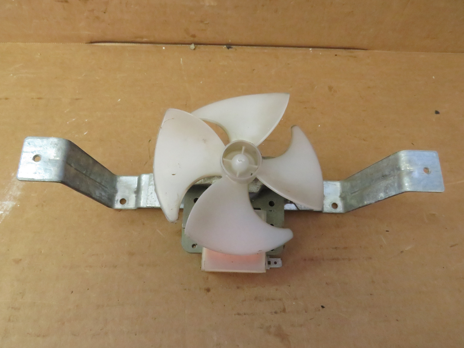 Whirlpool Refrigerator Evaporator Fan Motor Assembly Part# 2201212 ...