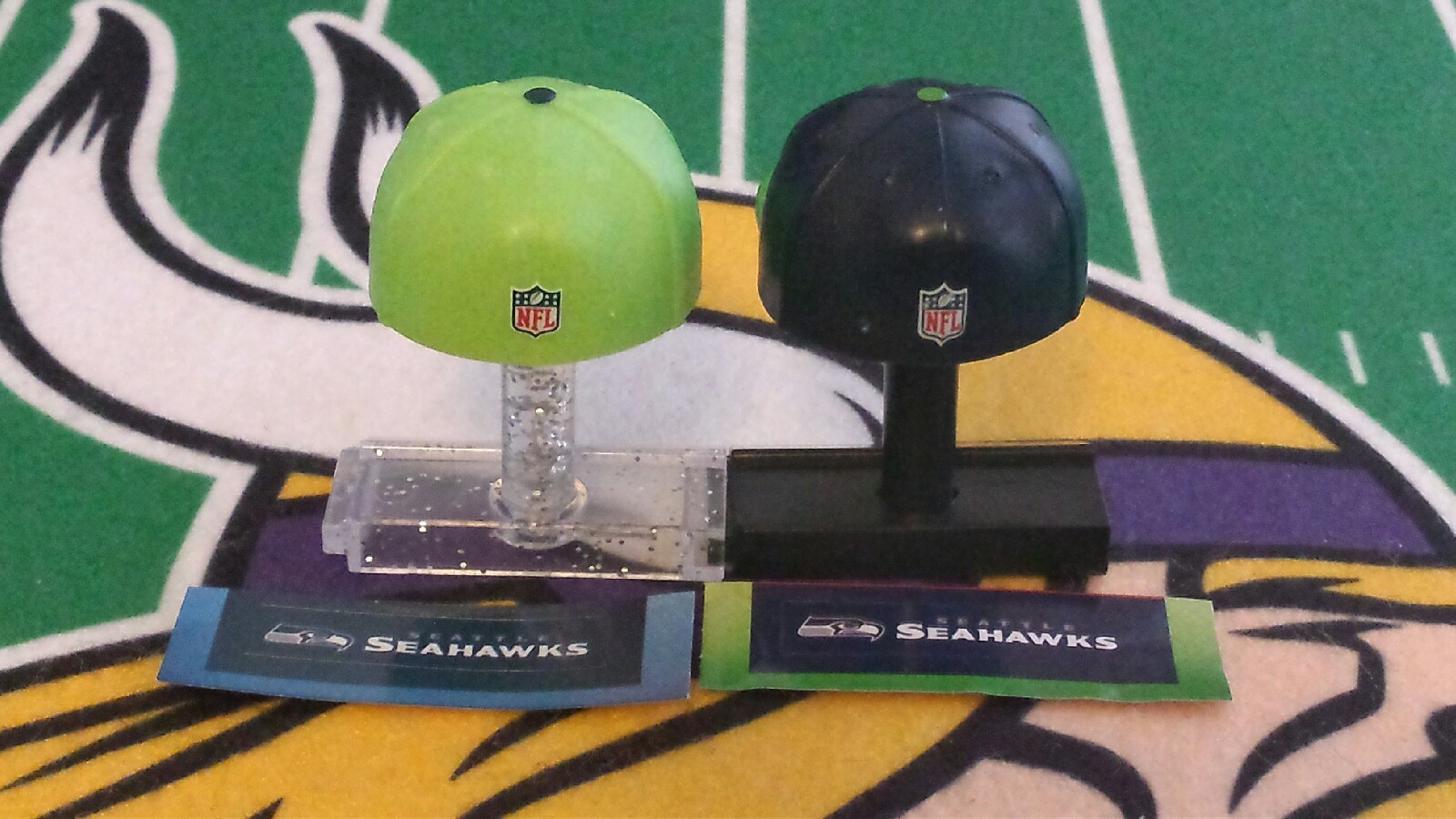 NFL Mad Lids Series 1 & 2 Seattle Seahawks 2-pack (2 caps/stands ...