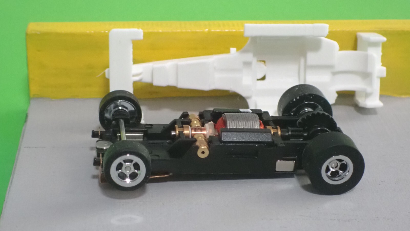 HO Slot Car Body - 2004 F1 V10 - JAG PR-5 chassis only - New Custom 3D ...