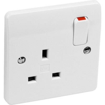 WHITE SINGLE 1 GANG PLUG ELECTRIC WALL SOCKET SWITCHED ROUNDED EDGE ...
