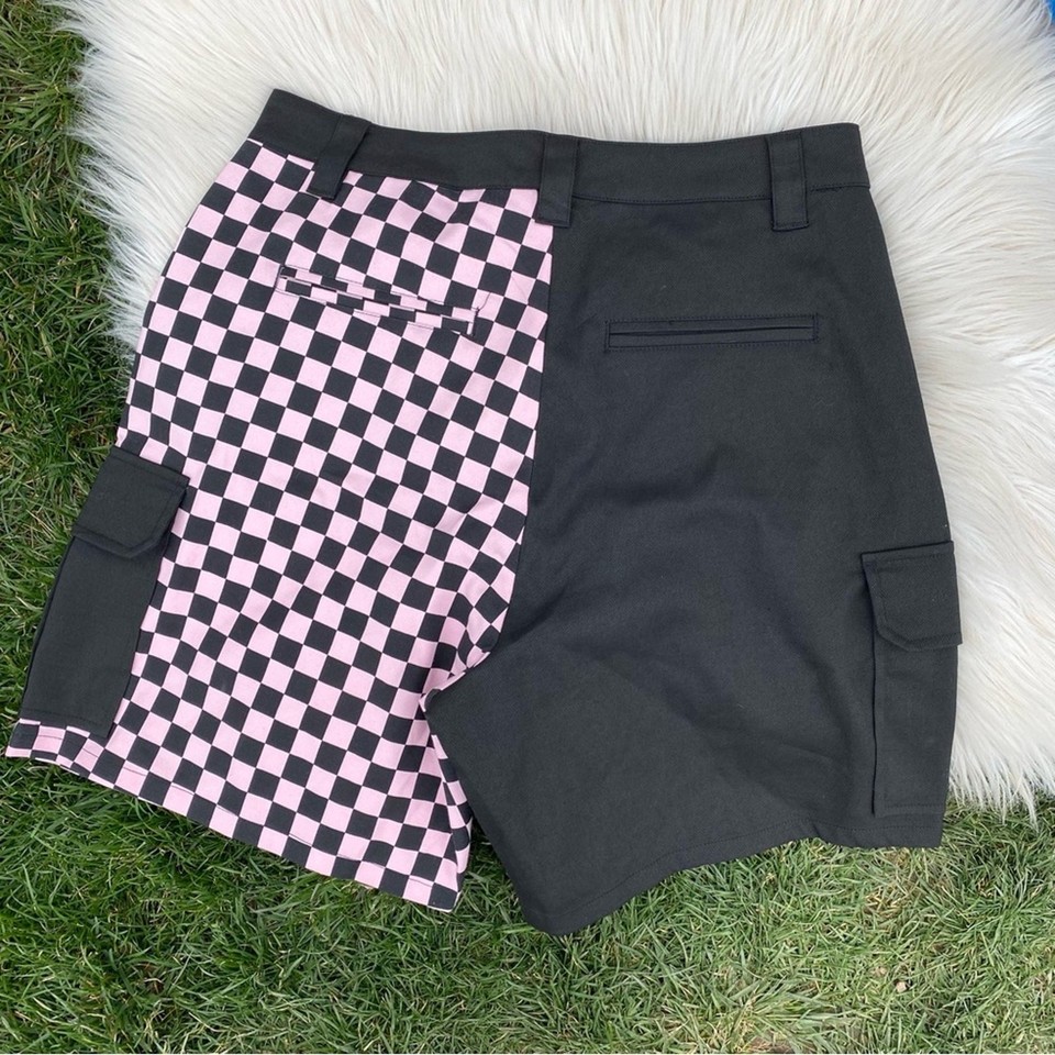 HOT TOPIC black pink split checkered goth bermuda shorts large high ...
