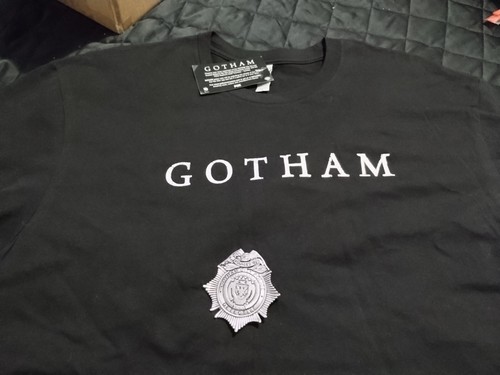 Gotham Black Shirt + Gotham City Police Detective Badge *2014 FOX Size ...