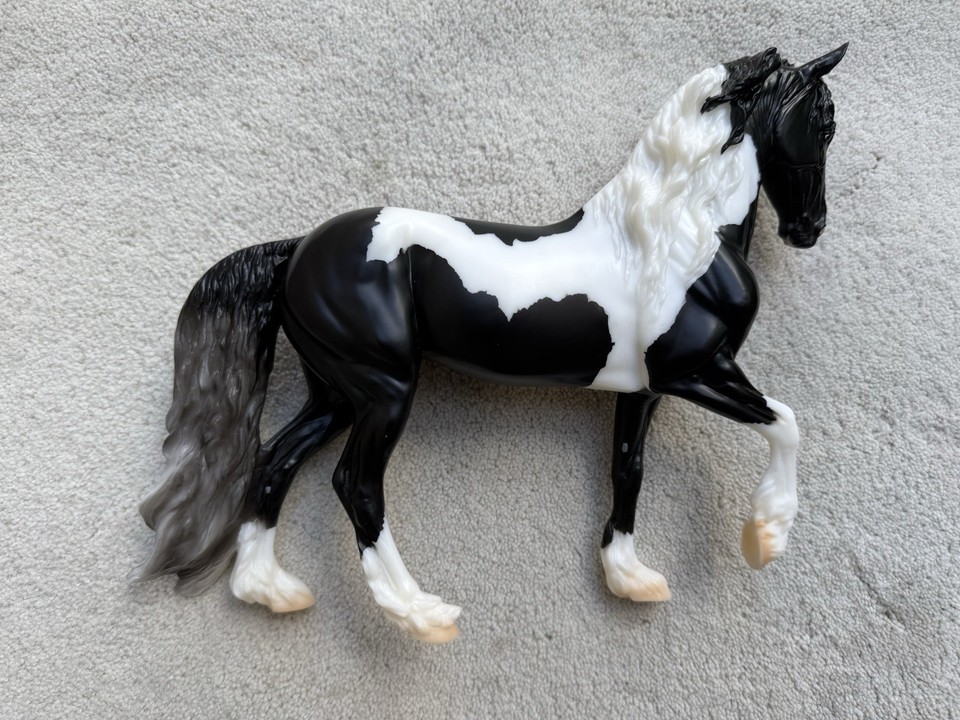 Breyer Horse #1865 Battlefield Angel HP Black Pinto Sport Friesian ...