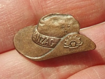 ANZAC DAY DIGGERS SLOUCH HAT with RISING SUN COPPER LAPEL PIN BADGE ...