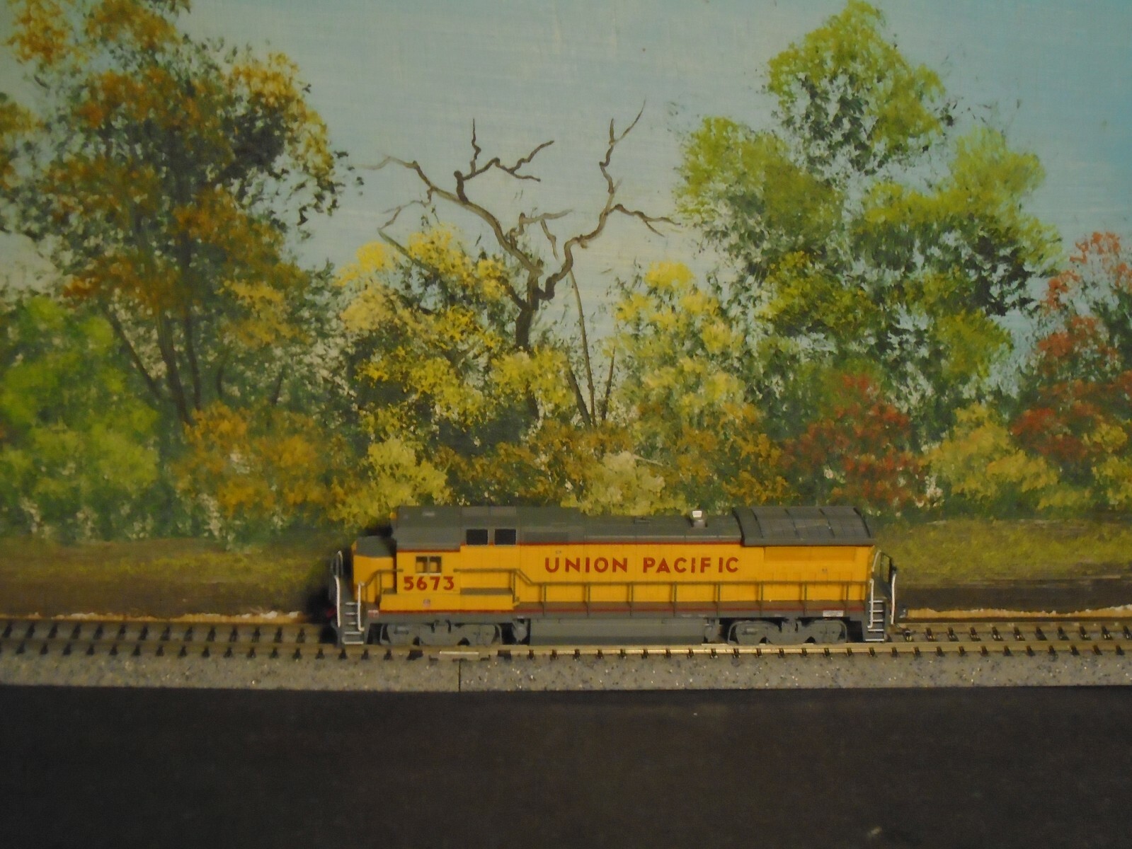 ATLAS N SCALE #48725 DASH 8-40B UNION PACIFIC #5673 DECODER EQUIPPED | eBay