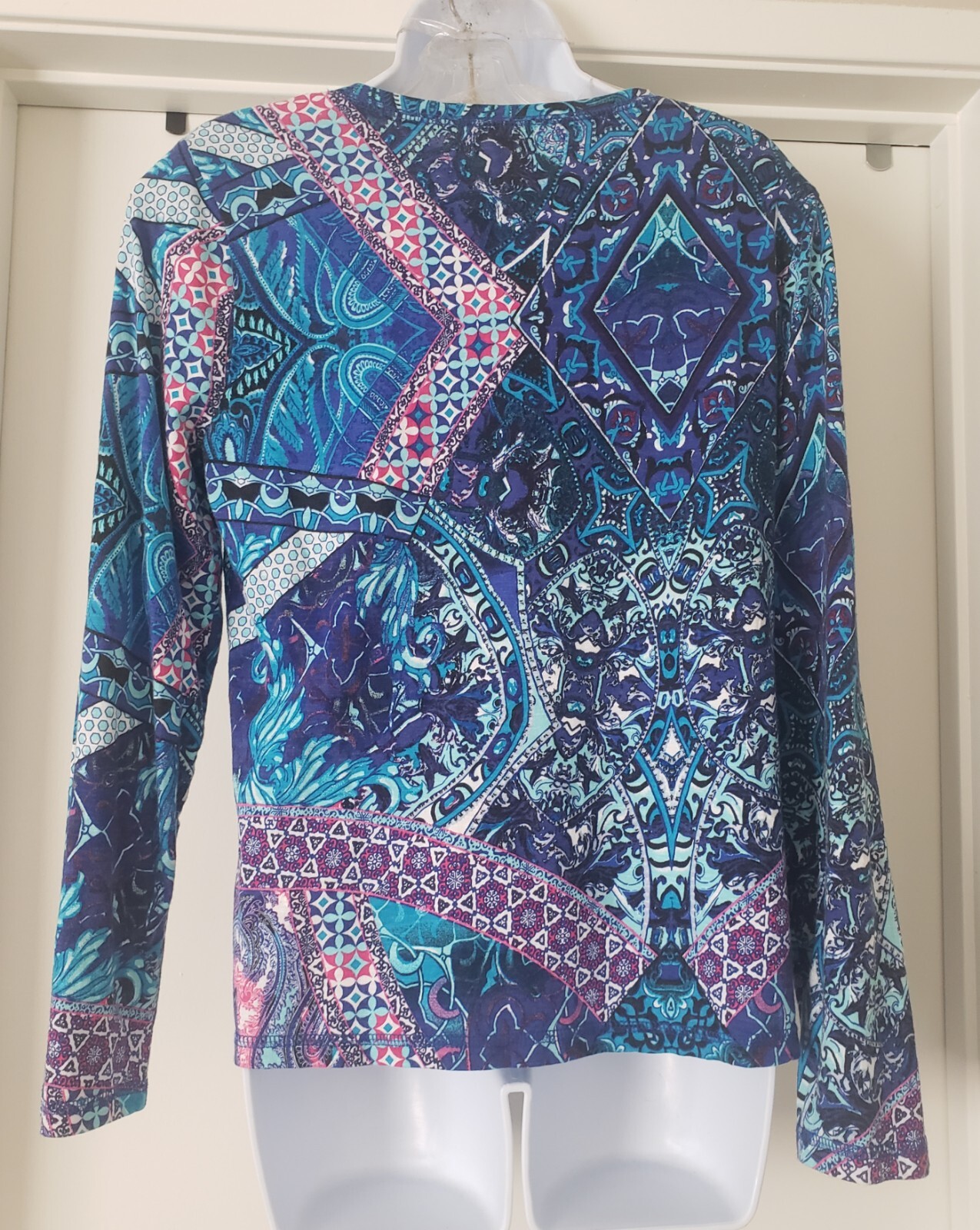 Weekends by Chico's Top T-Shirt Sz 1 Soft Stretch Tee V-Neck Cotton ...