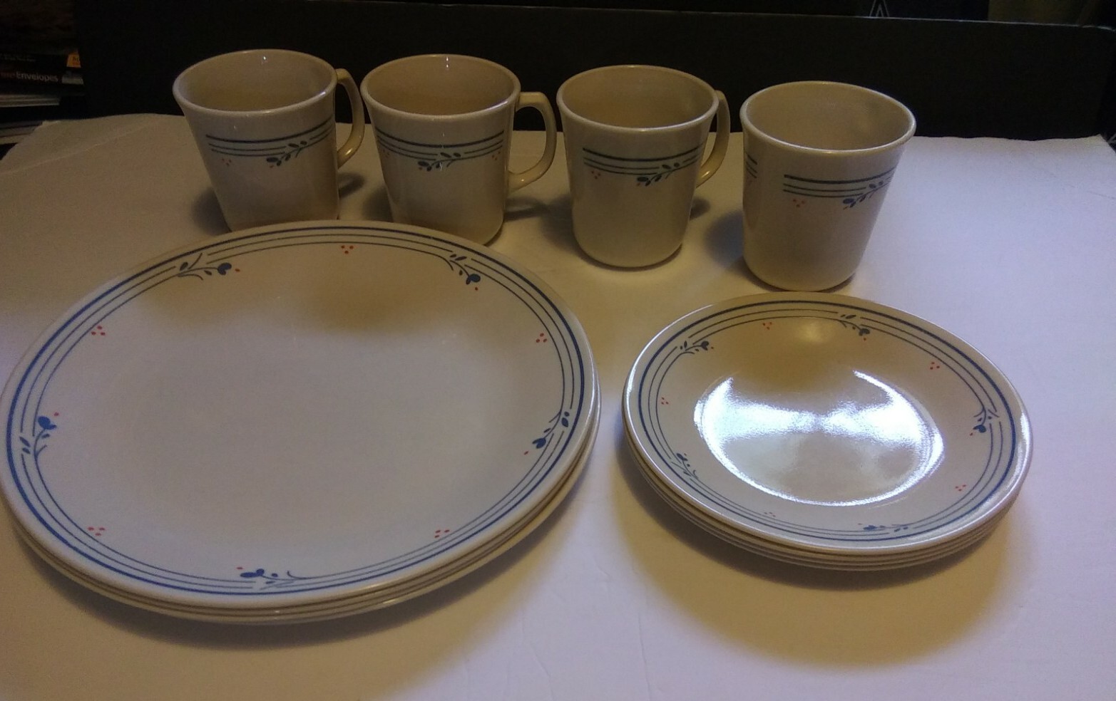 Corelle Corning Ware COUNTRY VIOLETS 4 Dinner Plates & 4 Bread Plates ...