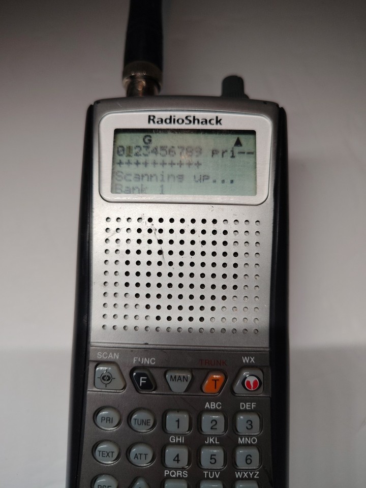 RadioShack Triple Trunking Pro-164 Scanning Receiver (Model 20-164 ...