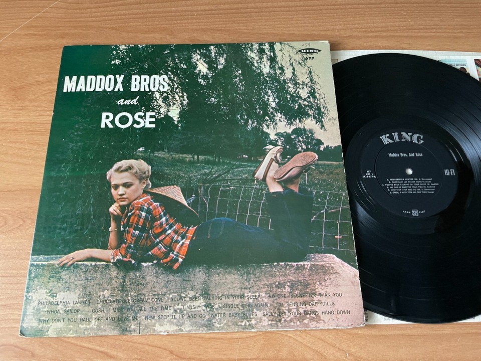 LOT OF 8 FEMALE COUNTRY SINGERS RECORDS/MOLLY BEE/PATSY CLINE/PATTI ...