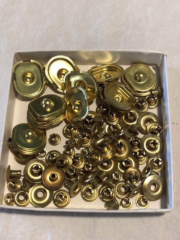 B387 - US Military Uniform - Brass Buttons & Snap Fasteners - Assorted ...