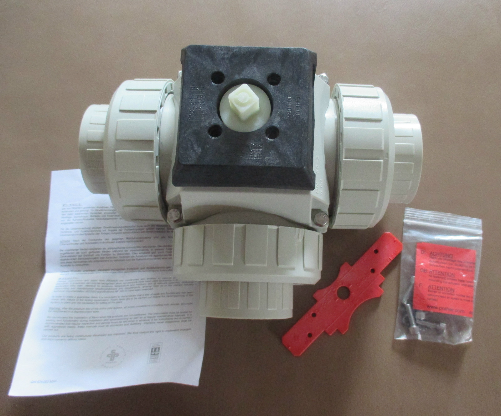 Vergleichen Sie praher 125236 kugelhahn s4 3-wege t-kugel dn50 pp beige ...