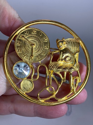 Cat Watching Clock Yarn Clear Rhinestones HUGE Vintage Gold Brooch Pin ...
