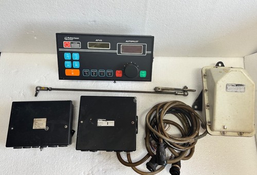 SIMRAD ROBERTSON AP45 PILOTE AUTOMATIQUE UNITÉ COMPLÈTE AVEC ...
