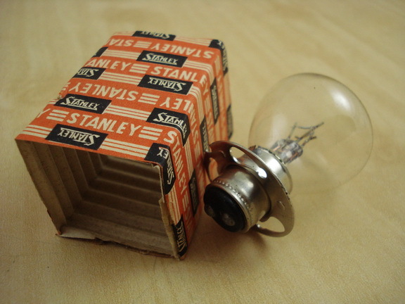 Headlight STANLEY bulb 6V. 25/25W HONDA Benly 125 150 CB92 CS92 C92 C95 ...