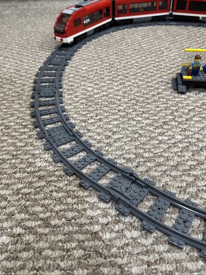 LEGO 7938 Passenger Train Set 9V Track, Motor, 99% complete, good ...