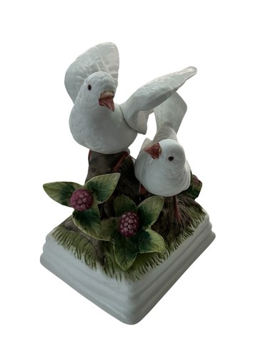 Vintage Porcelain Gorham White Doves Music Box Theme from "Love Story ...