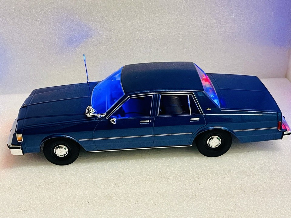 1/18 - FBI Chevrolet Caprice Un-Marked Police WORKING LIGHTS Secret ...