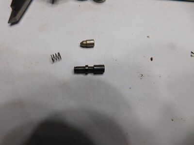 H&R Harrington Richardson 922 revolver PARTS Center Pin Catch Assembly ...