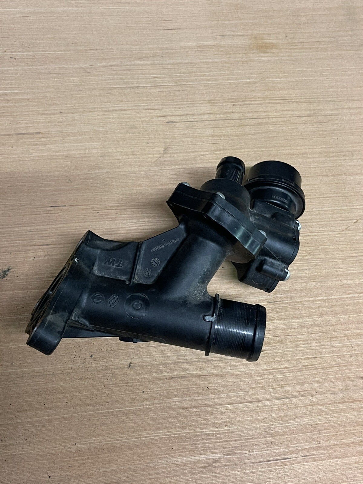 RENAULT TRAFIC OPEL Vauxhall VIVARO 2015 1.6 dCi Thermostat Housing ...