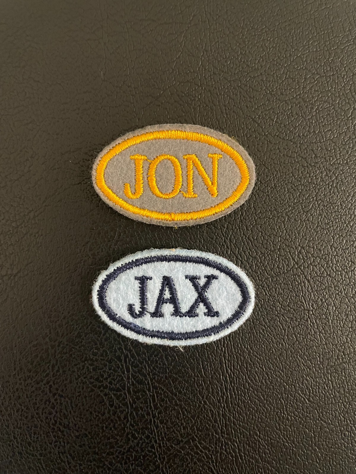 PERSONALISED EMBROIDERED NAME PATCHES BADGES IRON ON SEW ROLLED EDGE ...