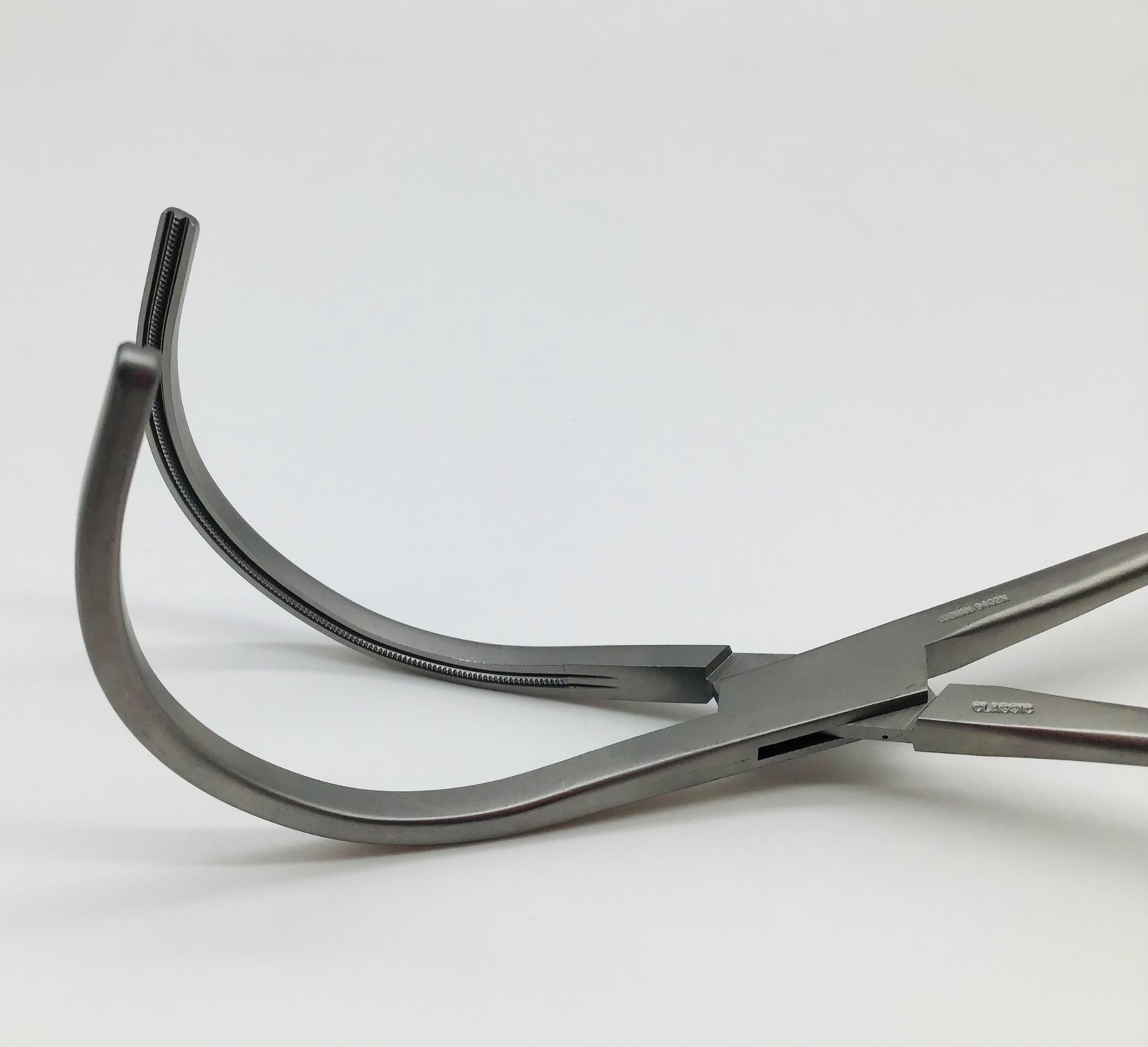 Codman 37-1131 Debakey Curved Clamp 8cm Long Jaw 10-1/2" - LOT of 2 | eBay