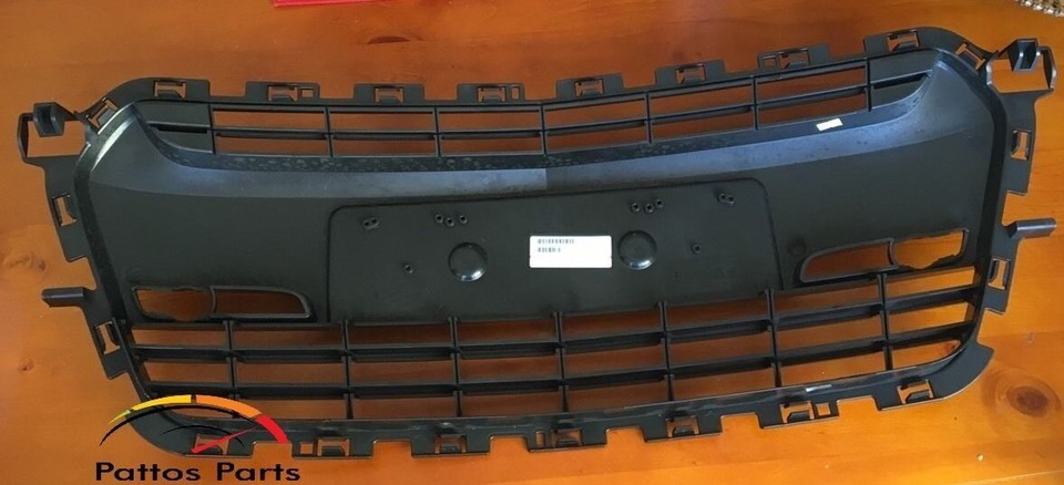 Holden VF Commodore Series 1 Upper + Lower Front Grille set SS SSV SV6 ...