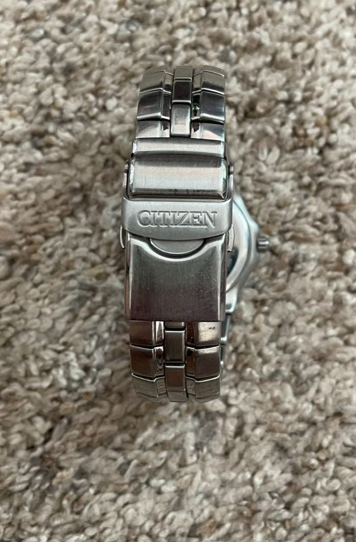 Citizen Eco-Drive WR 100 Mens Watch - Gem