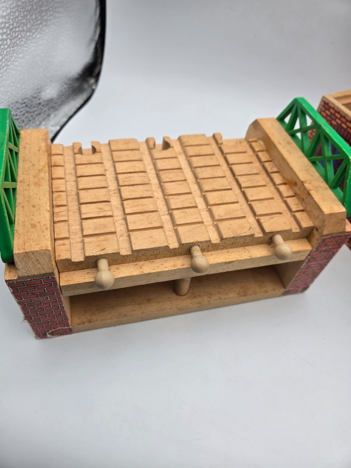 Thomas Train Friends Tank Engine Wooden Railway - Henry's Tunnel & Shed ...