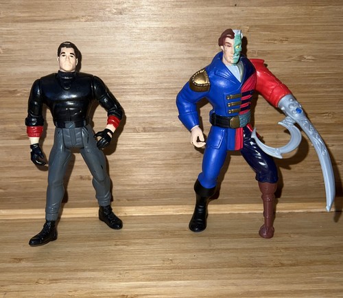 Legends Of Batman Pirate Two-Face And Transforming Bruce Wayne Action ...