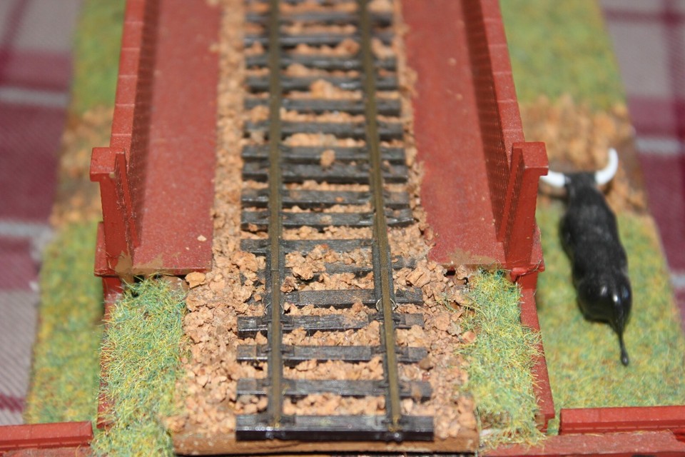 00 Gauge Model Railway embankment scene with bridge over river | eBay UK