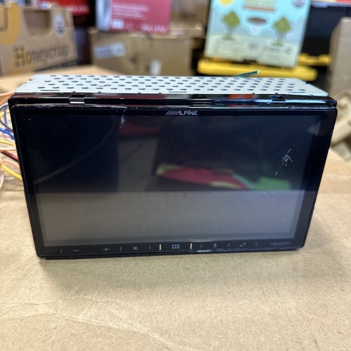 Alpine iLX-W650 7" Touchscreen Mech-Less In-Dash Digital Multimedia ...