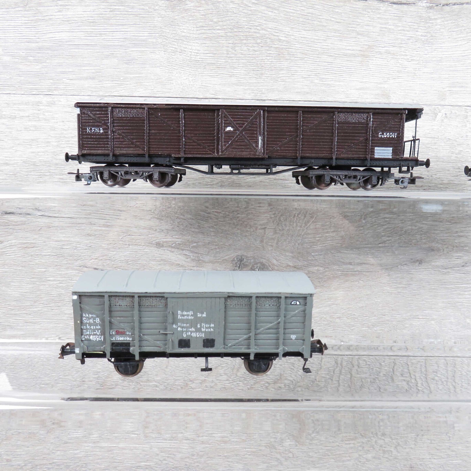 VERSCH. MARKEN Teilw. Eigenbau - H0 - KKSTB KFNB - 4x Güterwagen - # ...