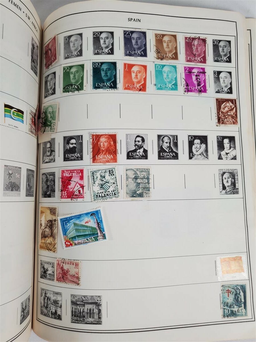 1970 Harris Pioneer World-Wide Postage Stamp Album OVER 750 Stamps ...