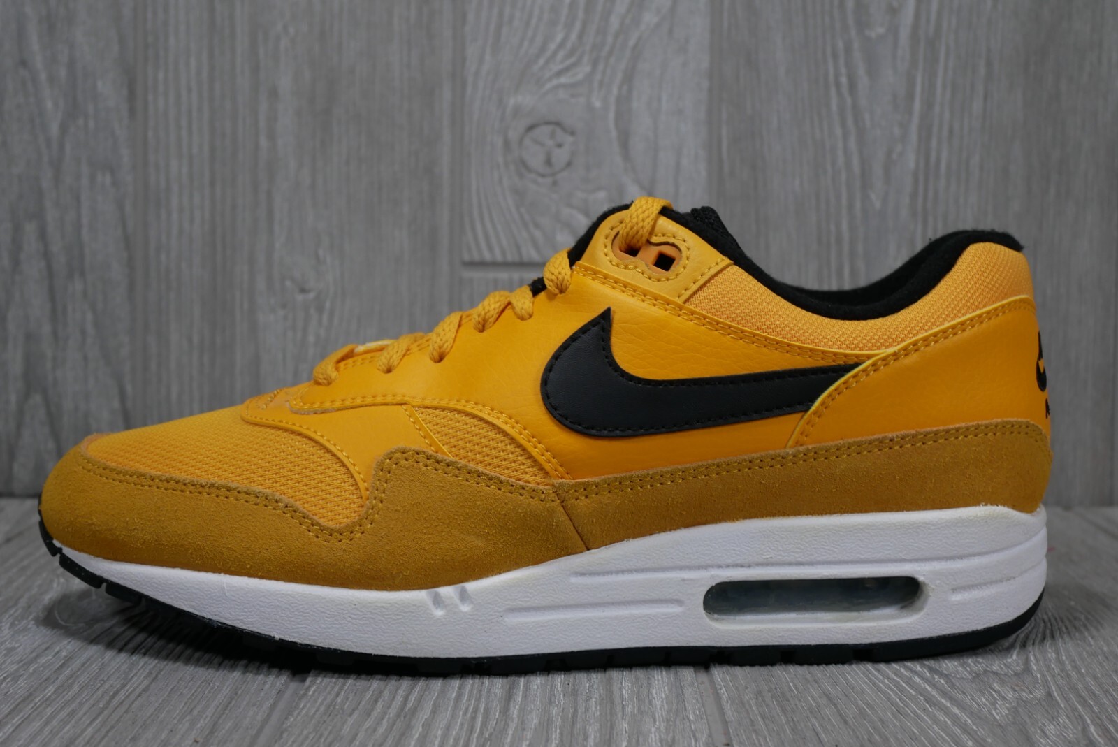 (9.5/10 Amazing Cond) Nike Air Max 1 Gold Black Shoes Rare BV1254-700 ...