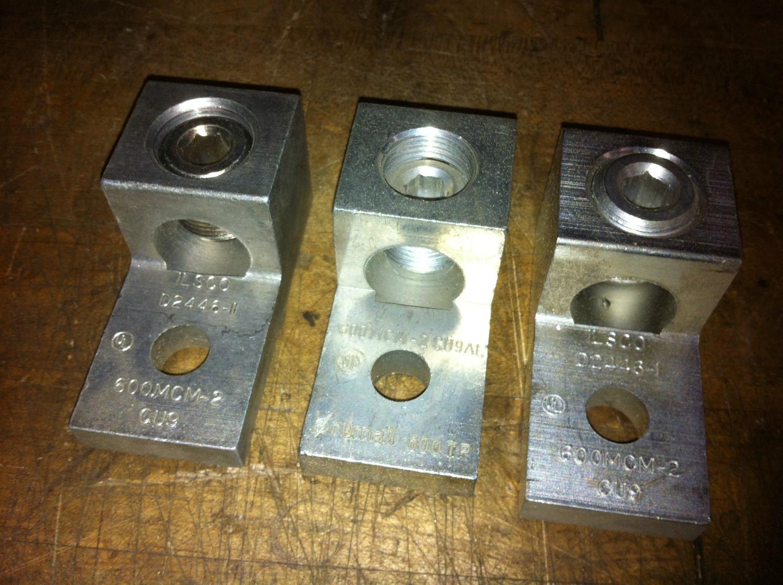 ILSCO Aluminum Lug Block D1281 600mcm-2 3 for sale online | eBay