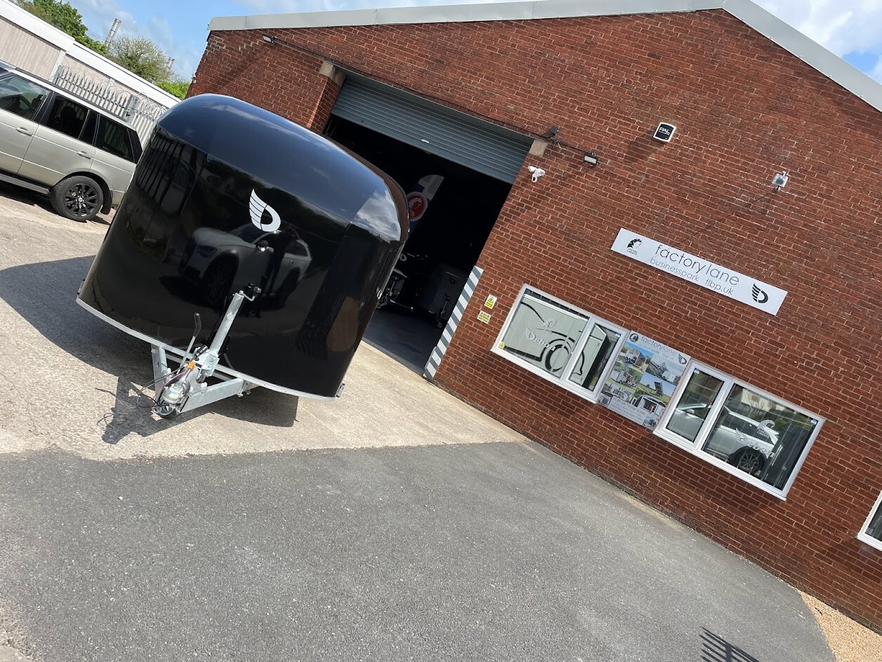 Debon C1000 Roadster Enclosed Car Transporter 3500KG Box Trailer *In ...