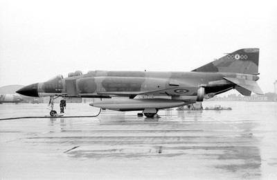228 OCU-64 Sqn, Phantom FGR.2, XV407 at RAF Lyneham, c1974 - Original ...