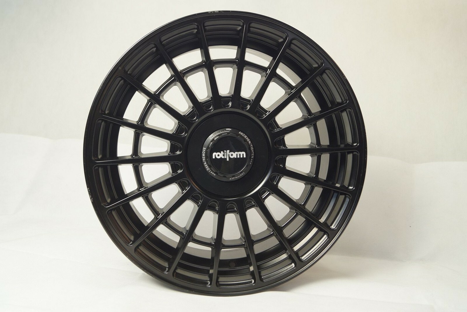 Rotiform RSE Centerlock Nuts Center Cap 18 19 20 Inch Hex Porsche VW ...