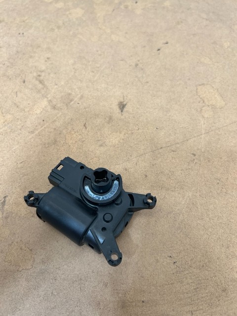 Audi Q7 VW Touareg Porsche Cayenne Air Heater Flap Motor Actuator ...