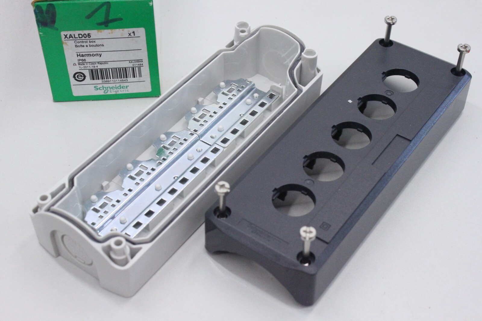 SCHNEIDER ELECTRIC XALD05 Ø22mm Leergehäuse OVP | eBay.de