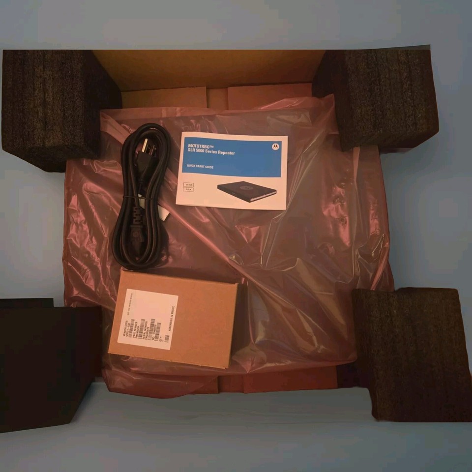 Motorola SLR5700 Digital Repeater UHF band (403-470 Mhz 1-50 W) (NEW IN ...