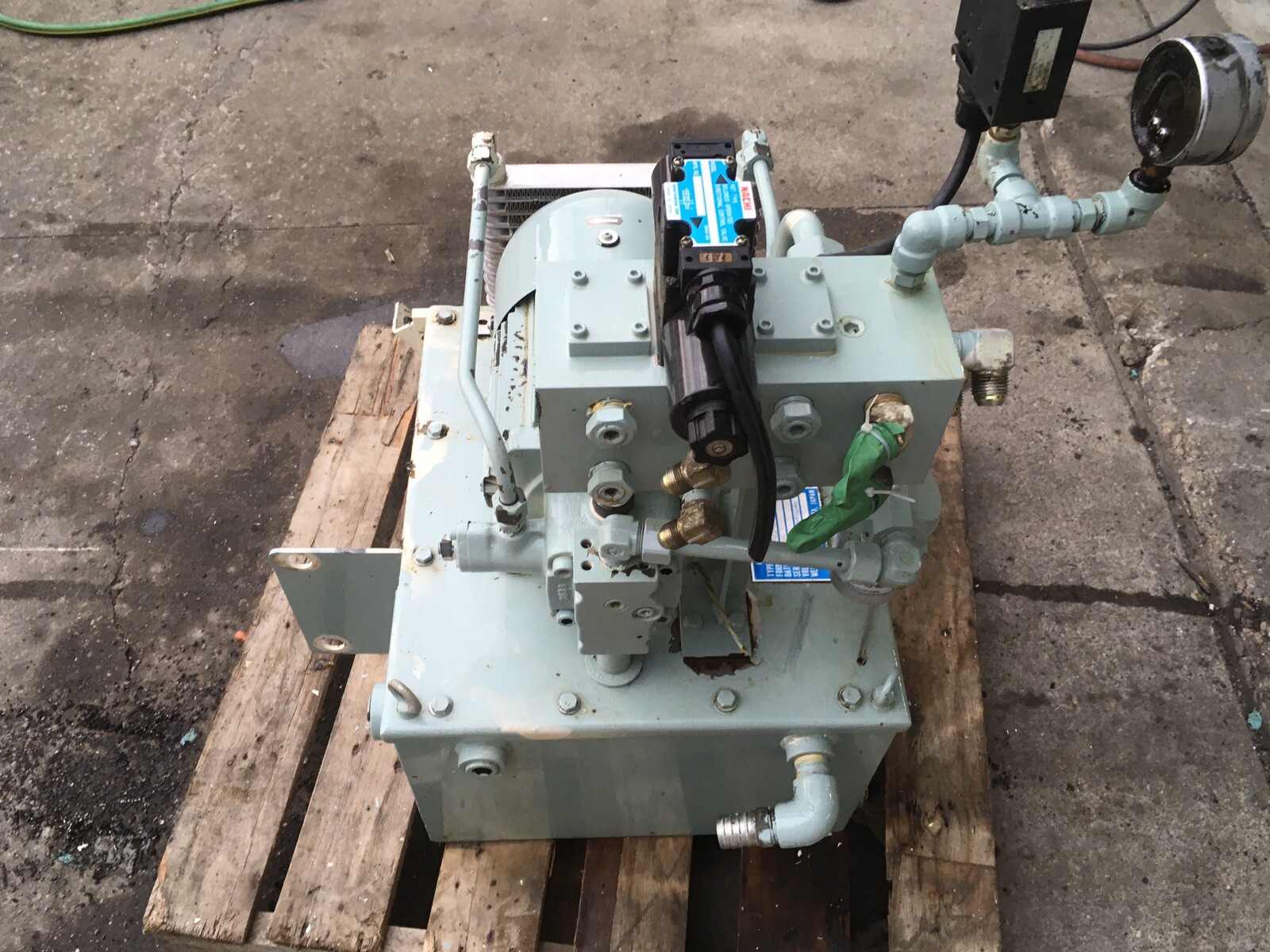 OKUMA MAC 0Y-2.2-LZ-15 HYDRAULIC UNIT NACHI UVN-1A-1A3-2.2-4-10 PUMP | eBay