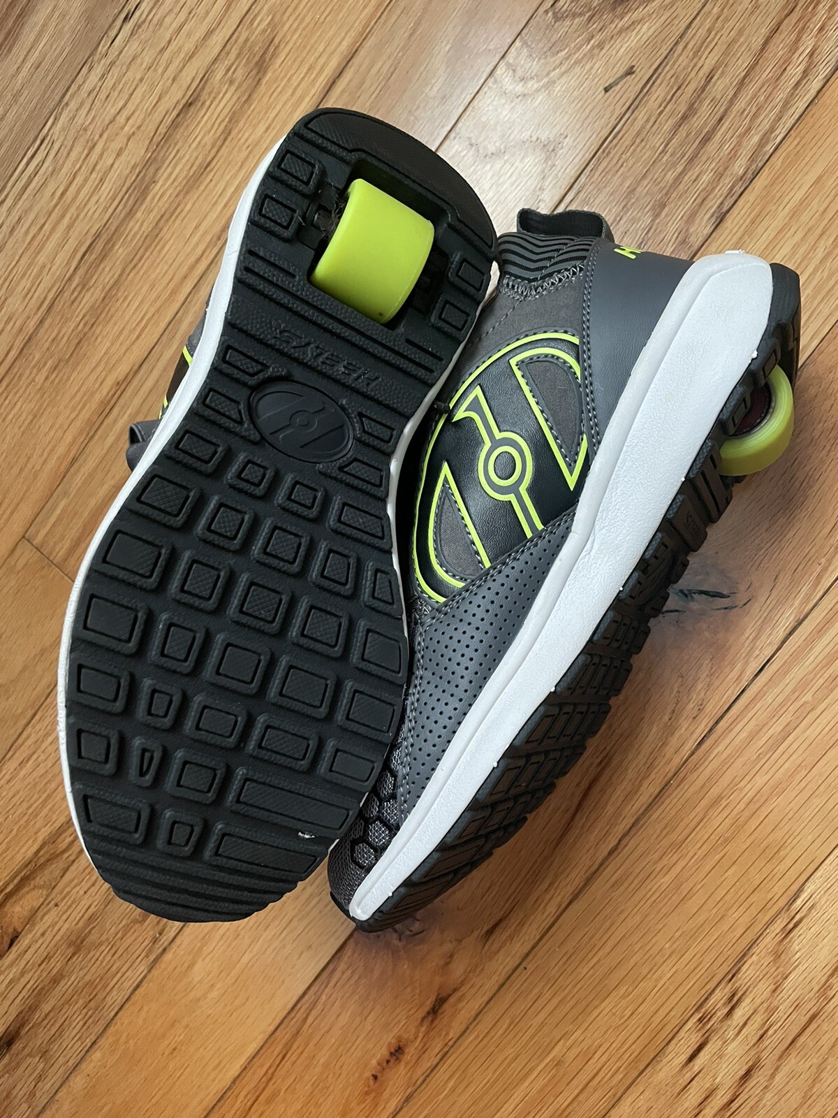 Heelys Gray Neon Black Wheeled Sneaker SZ 5 Boys Roller Skate Shoes | eBay
