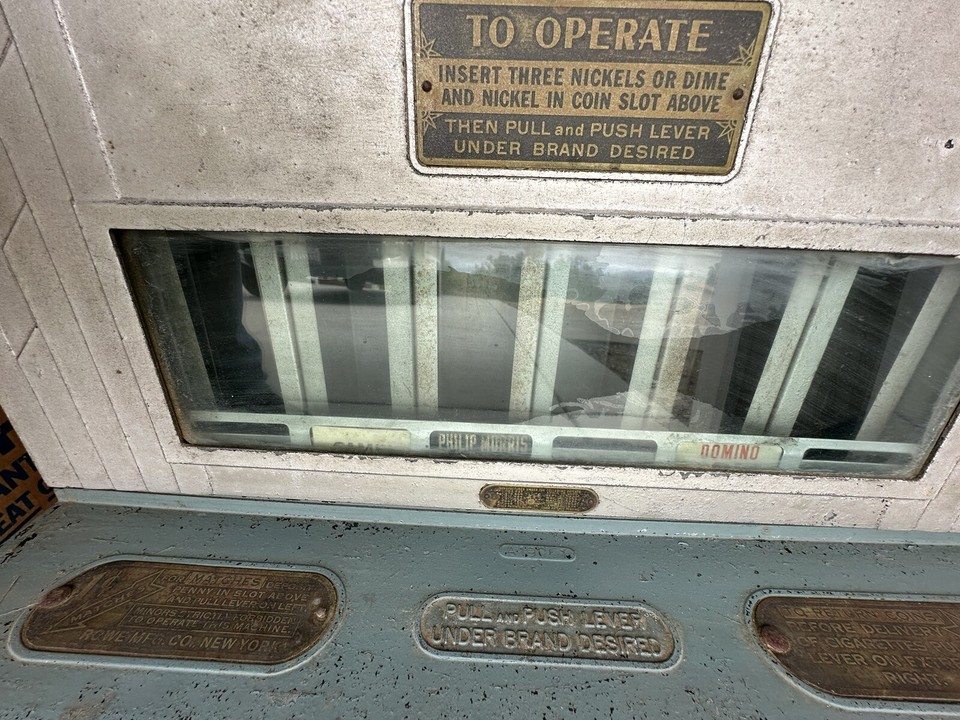 Vintage 1930’s Art Deco Rowe “Aristocrat” Cigarette Vending Machine w ...