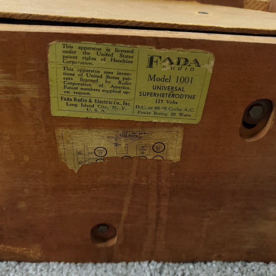 Fada Tube Radio Model 1001 AM Swirly Wooden Cabinet Vintage RARE ...