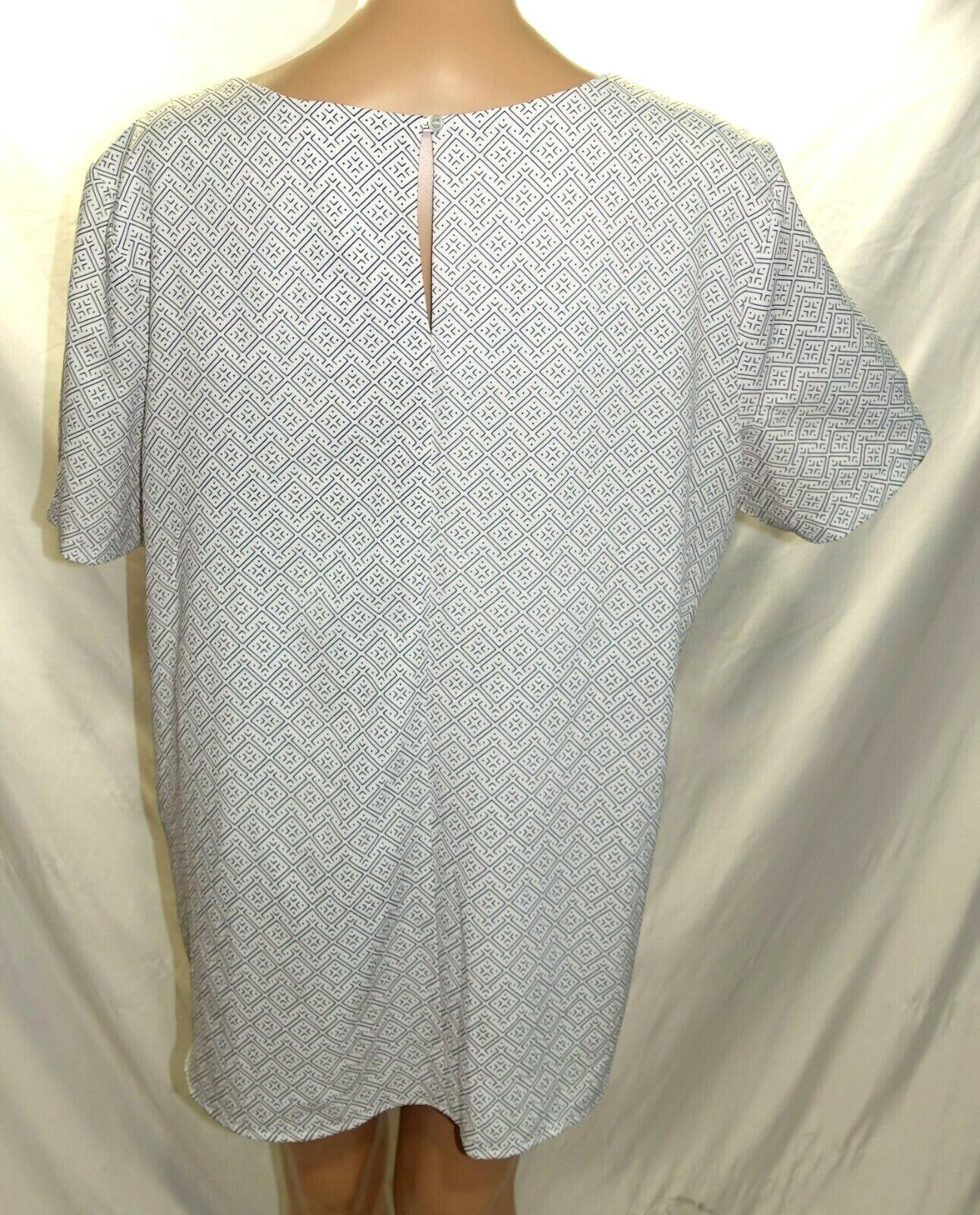 Fylo Women Size L XL Black White Geometric Tunic Top Blouse Shirt Hi Lo ...