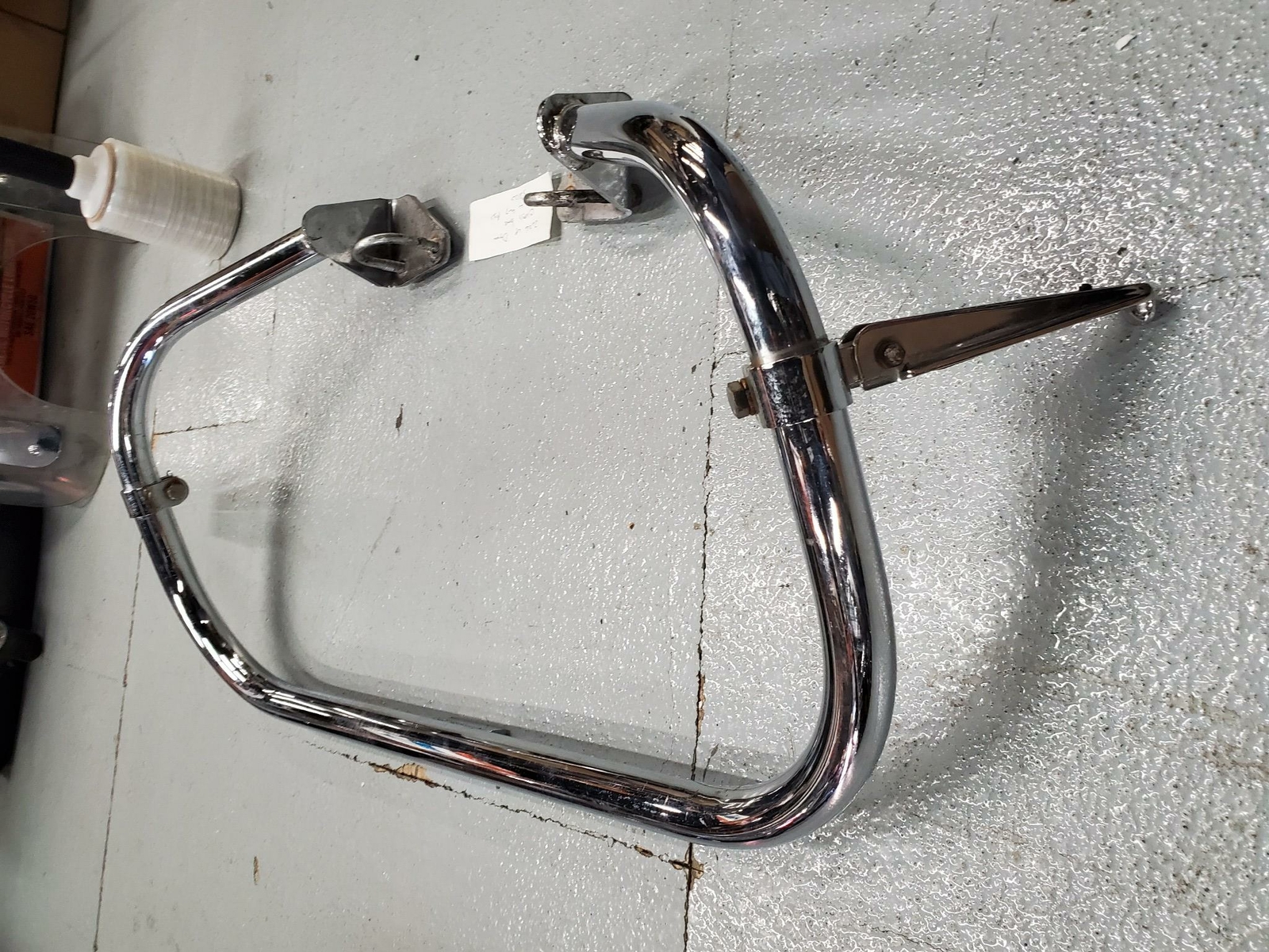 Dyna Engine Guard Crash Highway Bar W pegs Harley OEM 2006^ Chrome FXD ...