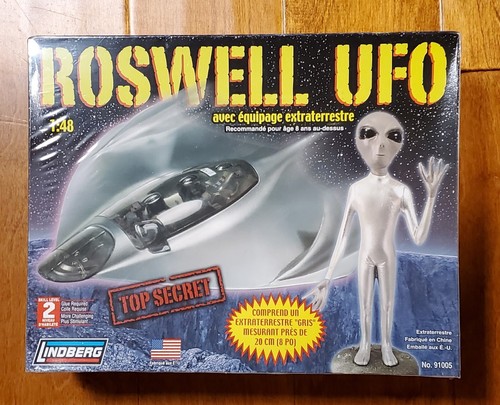 Roswell UFO with Alien Crew Lindberg Model Kit Flying Saucer No. 91005 ...