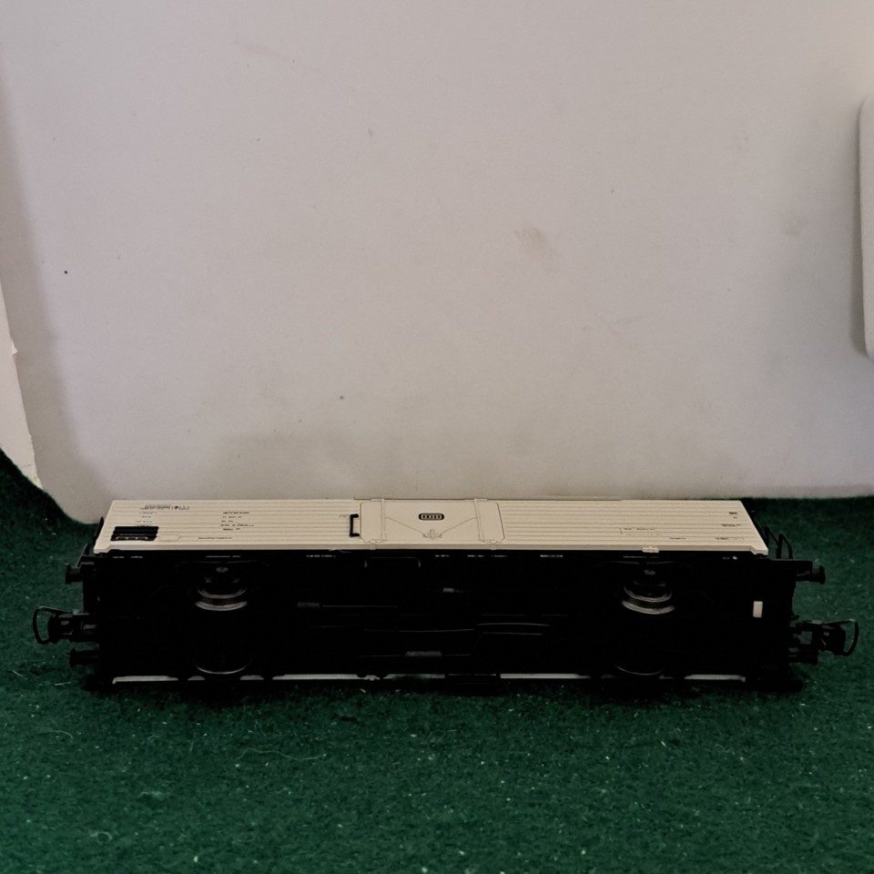 2 Roco HO Scale Train Cars 46404 and 47900 | eBay